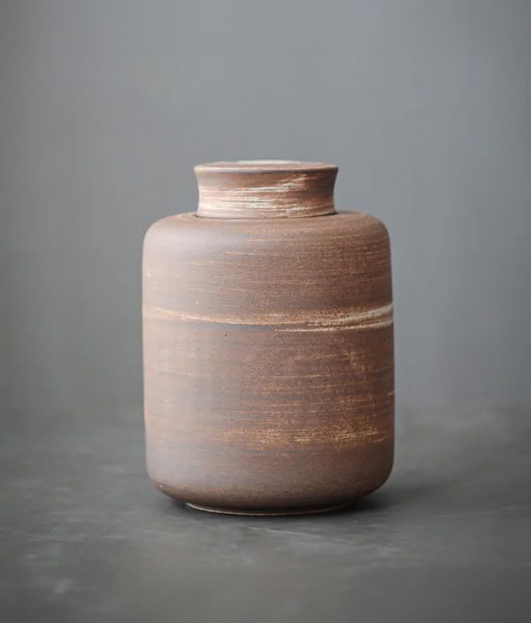 Minimalist Ceramic Pet Urn – Pet Crematorium Aruba